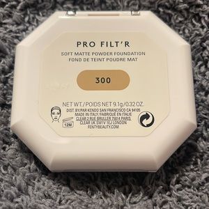 Fenty Beauty | Makeup | Fenty 30 Pro Filtr Soft Matte Powder Foundation ...